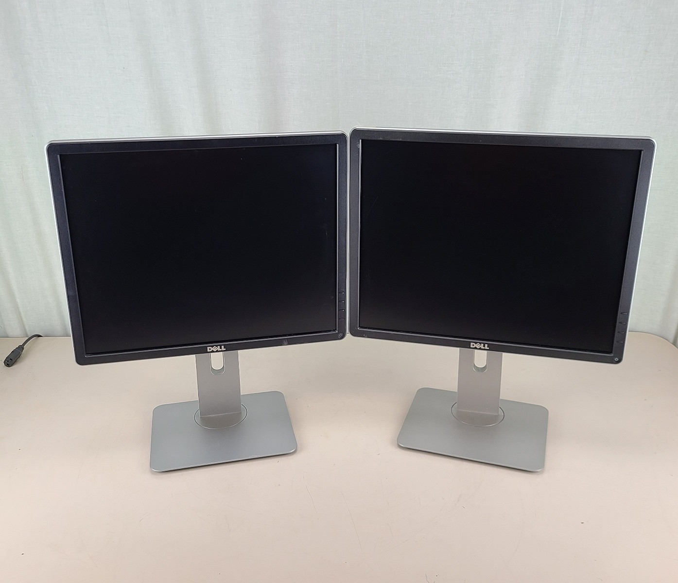 (LOT OF 2) Dell P1914Sf 19" 1280x1024 LED Flat Panel Monitor 4:3 GRADE ...